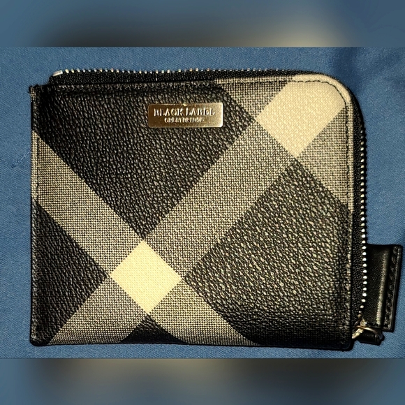 Black Label | Accessories | Authentic Black Label Crestbridge Card Case ...